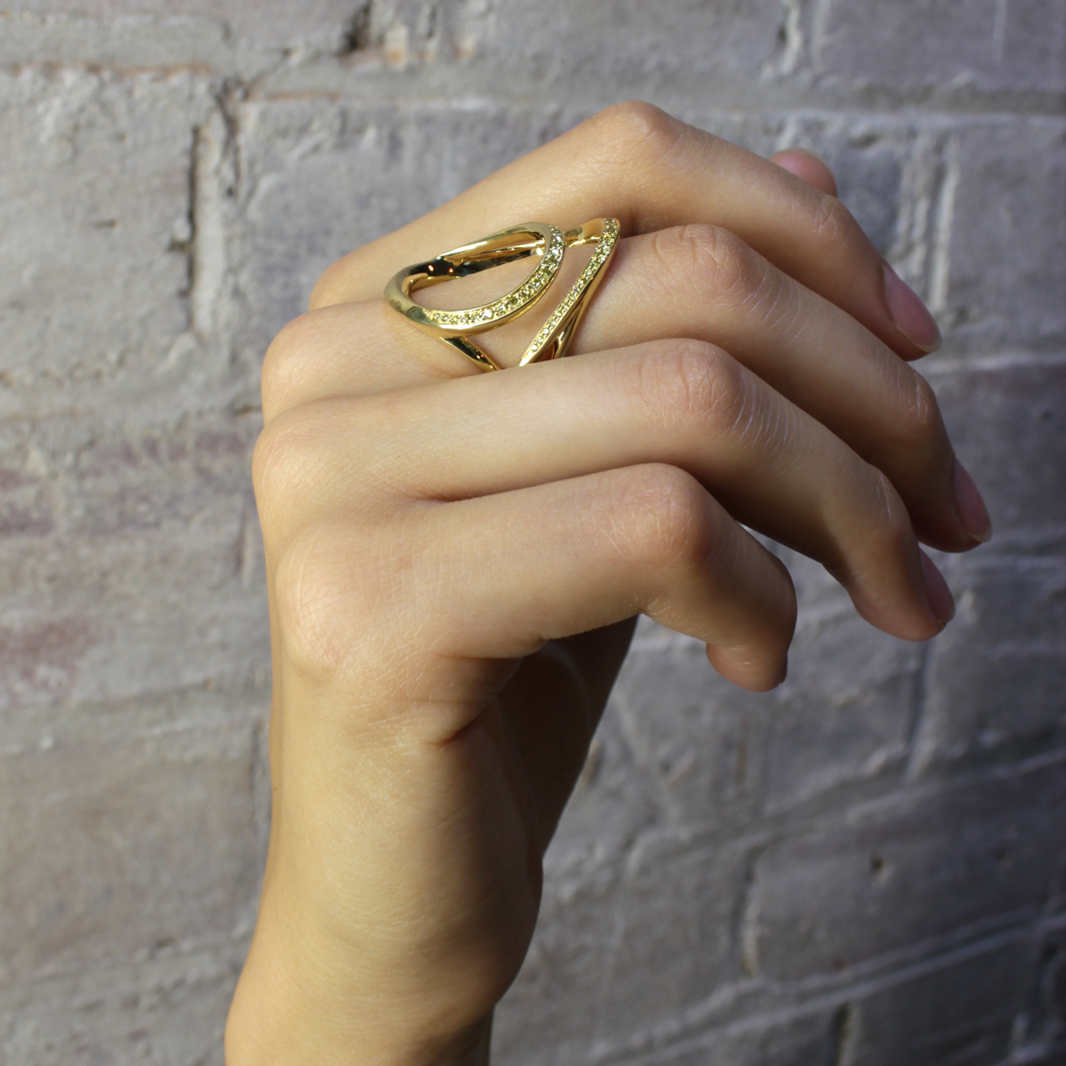 Burlesque Ring – 18ct Yellow Gold - William Cheshire