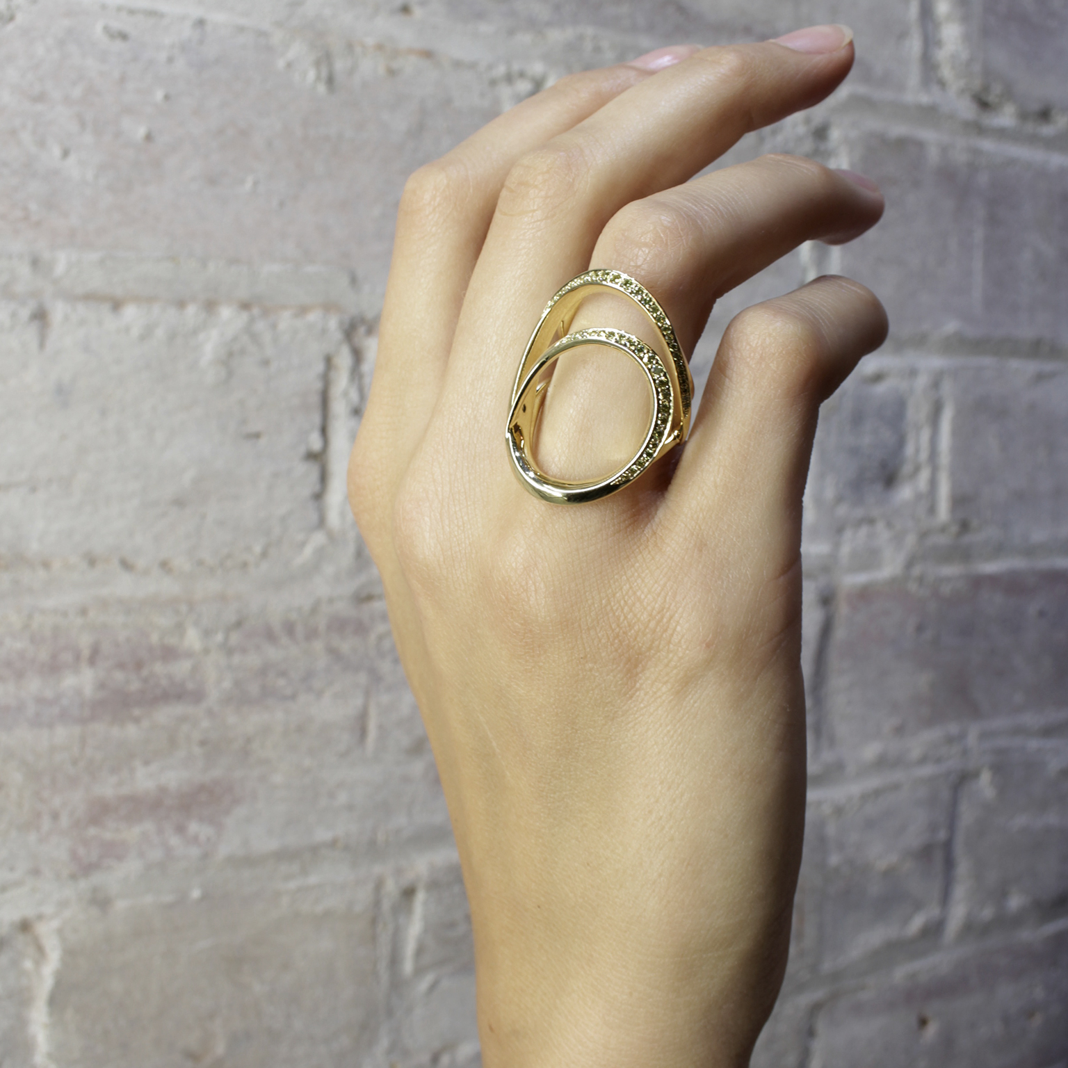 Burlesque Ring – 18ct Yellow Gold - William Cheshire